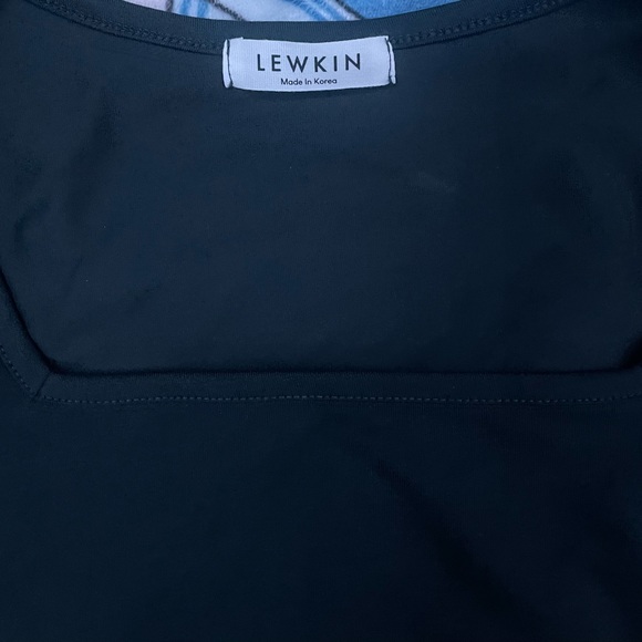 Lewkin | Tops | Lewkin Square Long Sleeve Crop Top | Poshmark